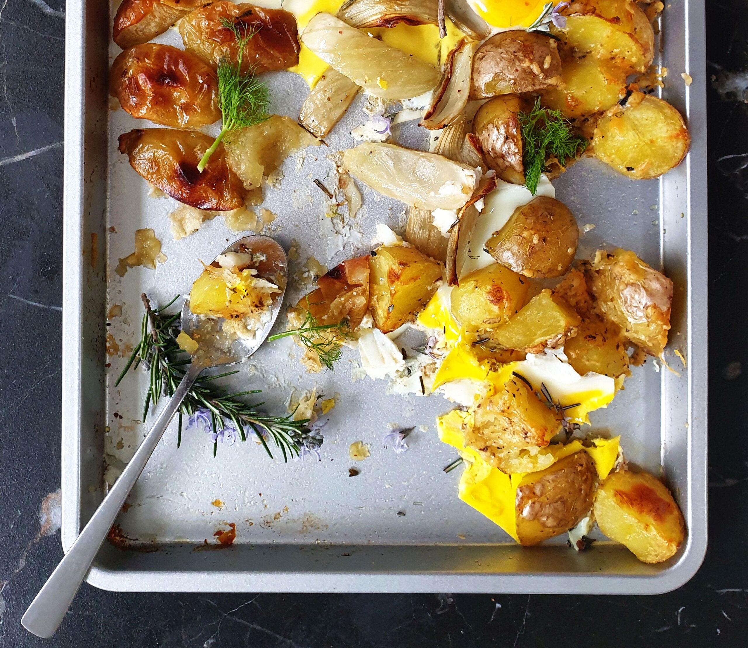 Traybake met venkel en aardappel | Slow Foodies